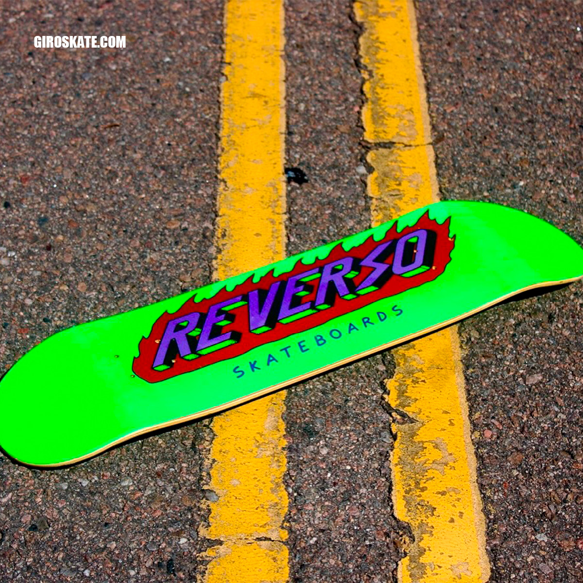 Tabla Reverso Logo Fondo Verde 8.5 | Giroskate